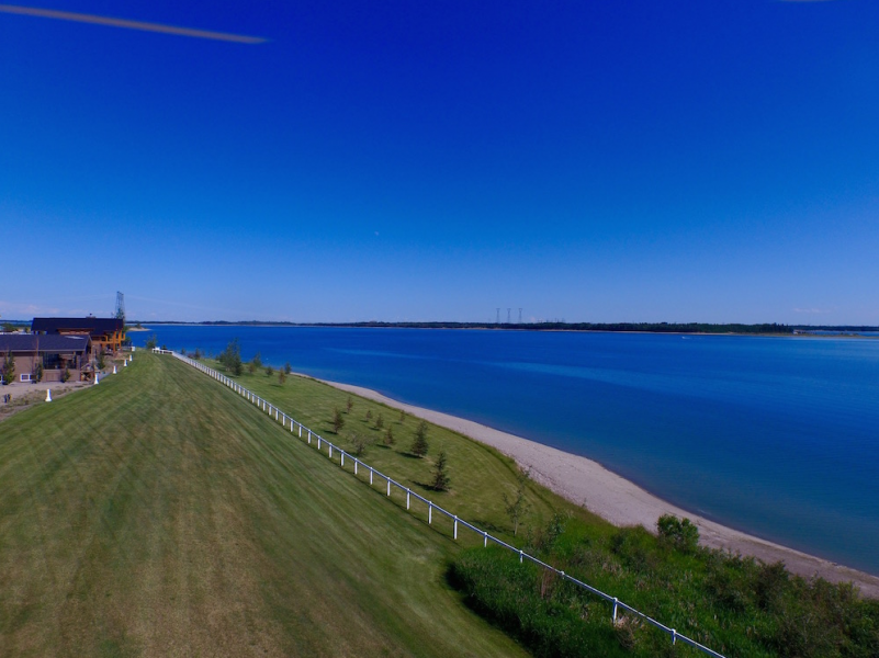 Why Snowbirds Flock to Gleniffer Lake - Glennifer Lake Properties